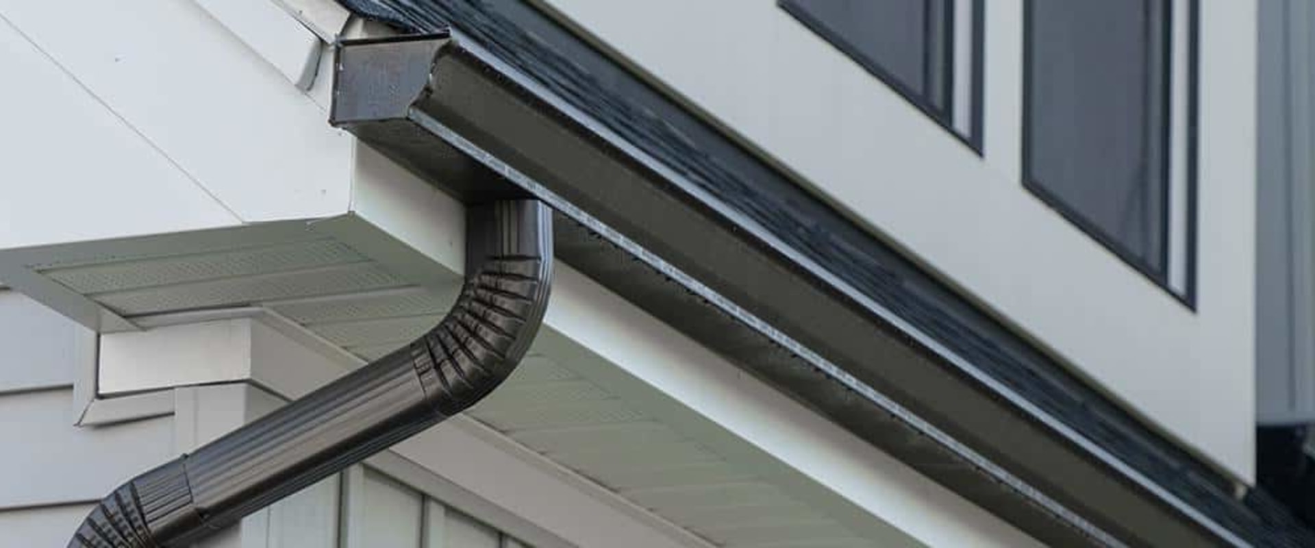 What is the proper run for gutters?